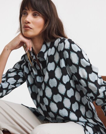Dipped Back Long Sleeve Shirt | Ambrose Wilson