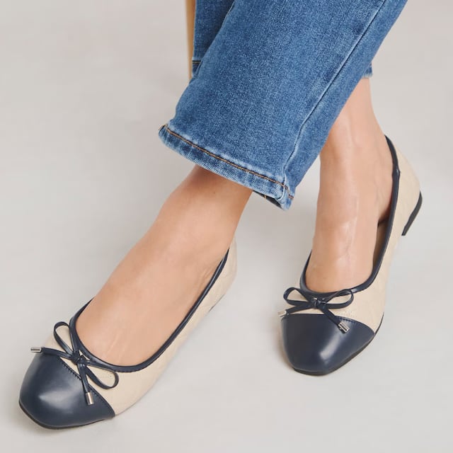 Womens' Wide Fit Shoes from Popular Brands | Ambrose Wilson